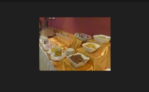 Pequeno-almoço tipo buffet diário incluído 
