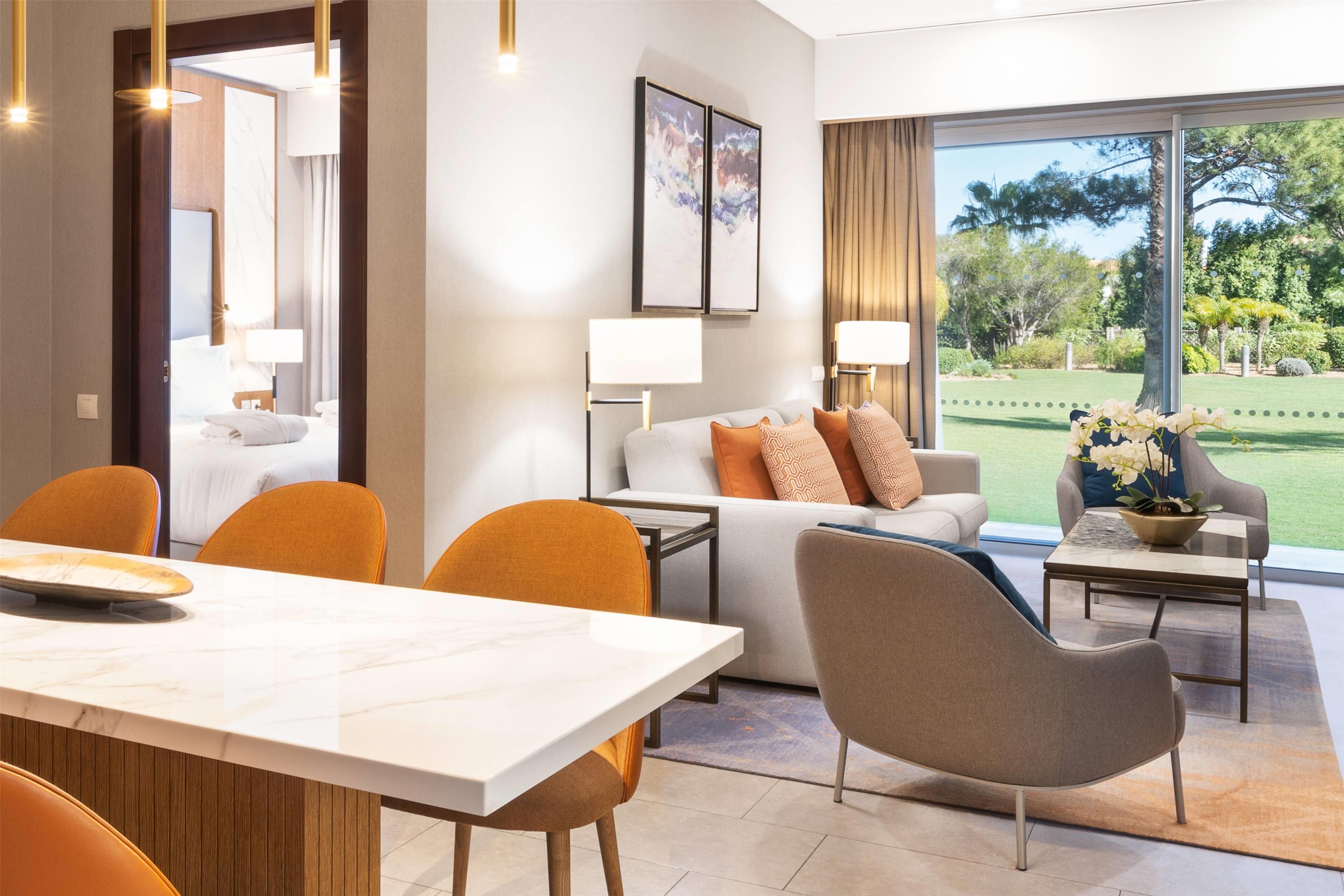 Minibar, cofre no quarto, cortinas/cortinados opacos 