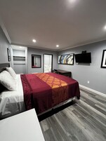 Quarto solteiro luxo | Escrivaninha, Wi-Fi de cortesia, roupa de cama