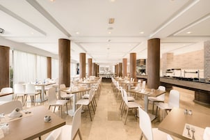 Café da manhã e jantar