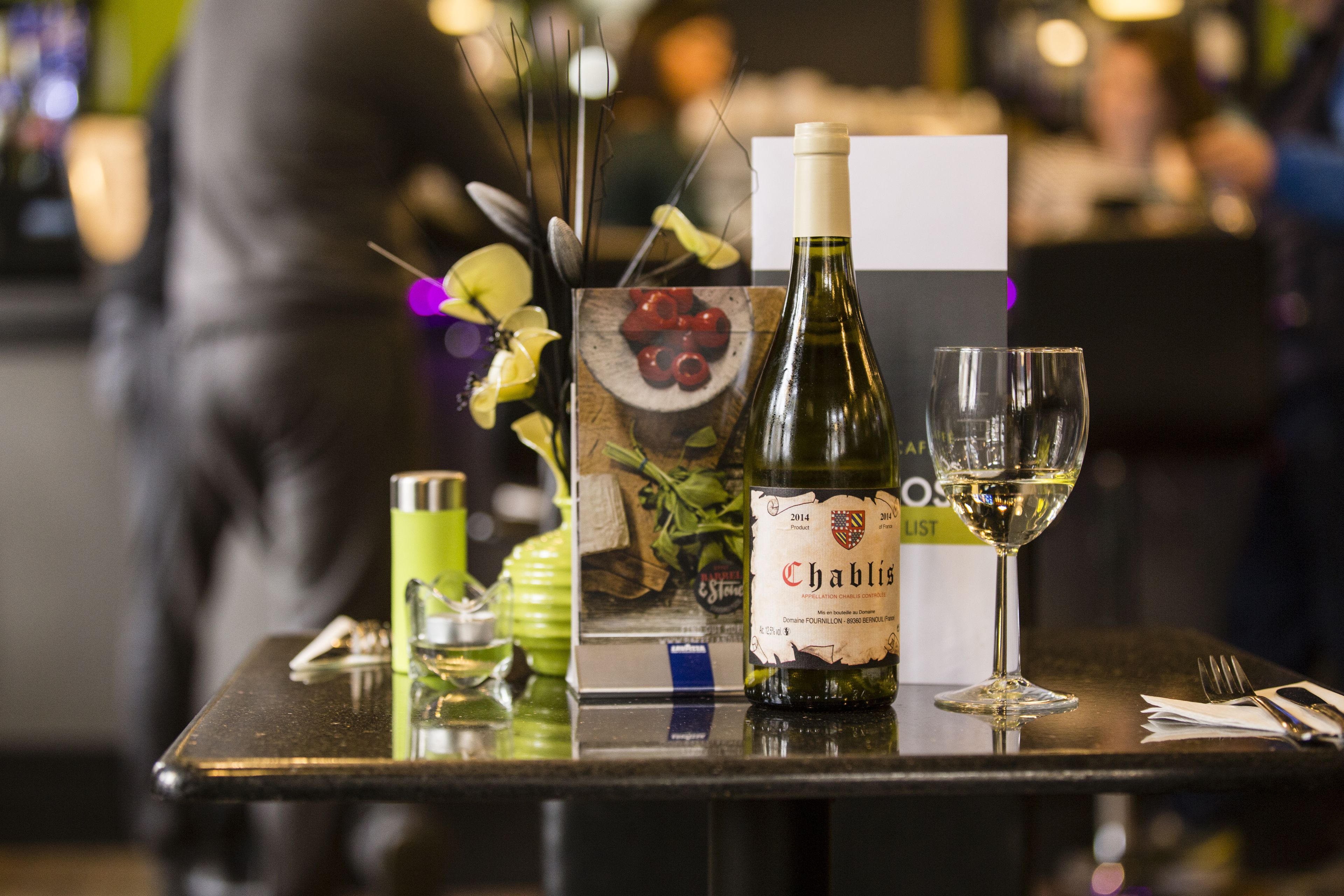 Café da manhã, almoço e jantar; culinária italiana 