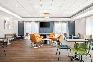 Café da manhã continental grátis todos os dias