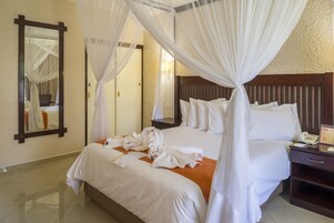 Frigobar, cofres nos quartos, Wi-Fi de cortesia, roupa de cama