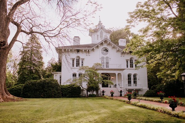 Mayhurst Inn - Virginia