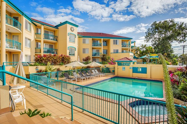 Paradise Isles - Surfers Paradise