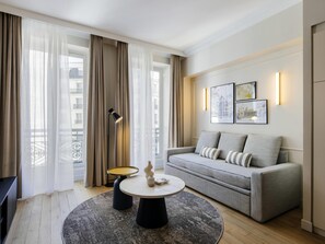 Apartamento, 1 quarto | Cofres nos quartos, quartos à prova de som