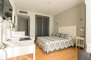 Suíte standard, 1 cama de casal, vista para o oceano | Cofres nos quartos, escrivaninha, cortinas blackout