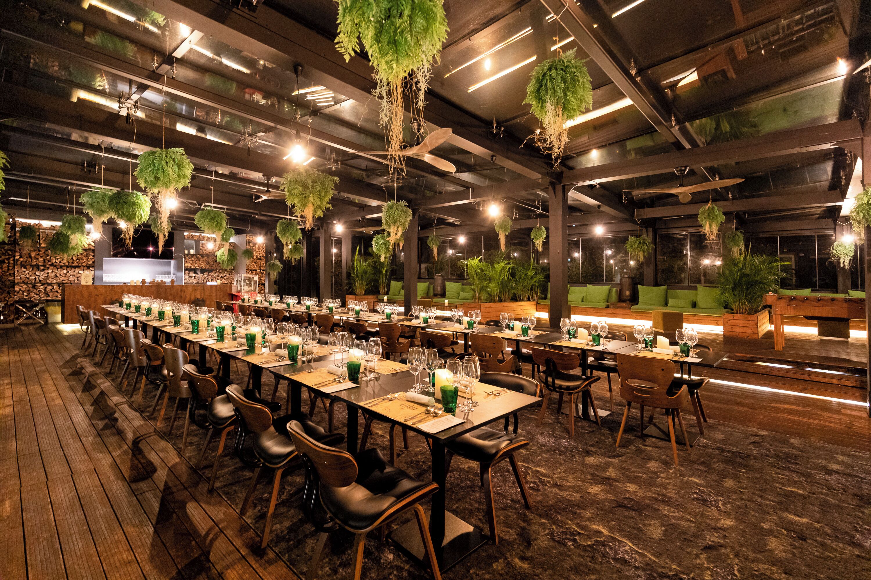 Pequenos-almoços, almoços, jantares servidos, cozinha regional 