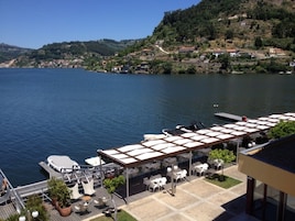 Quarto Duplo Panorâmico, vista para o rio | Vista do quarto