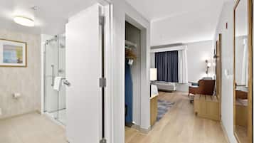 Escrivaninha, ferros/tábuas de passar roupa, Wi-Fi de cortesia