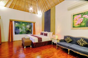 Vila, 2 quartos | Cofres nos quartos, escrivaninha, camas extras/dobráveis (sobretaxa)