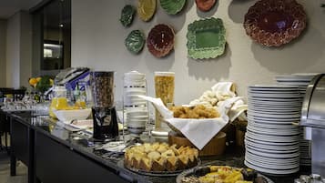Café da manhã com buffet grátis