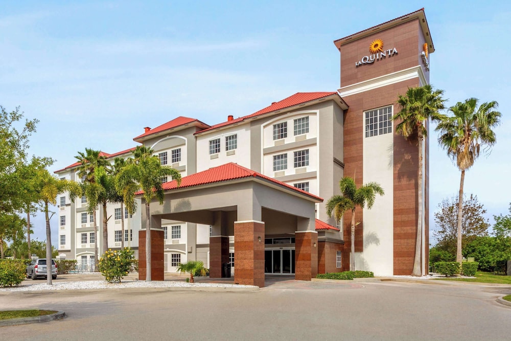 La Quinta Inn & Suites By Wyndham Ft. Pierce - Port St. Lucie, FL