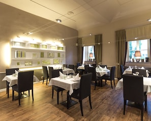 Pequeno-almoço tipo buffet diário (375 CZK por pessoa)