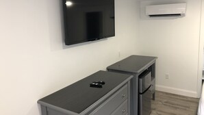 Quarto standard, 2 camas de casal, para não fumantes | Minirrefrigerador