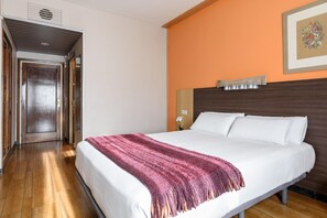 Cofre no quarto, secretária, Wi-fi grátis, roupa de cama fornecida 