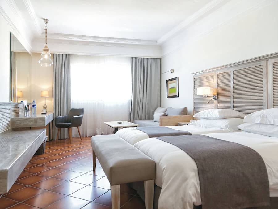 Cofre no quarto, secretária, Wi-fi grátis, roupa de cama fornecida