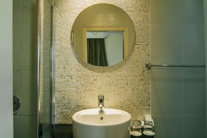 Quarto triplo | Pia do banheiro