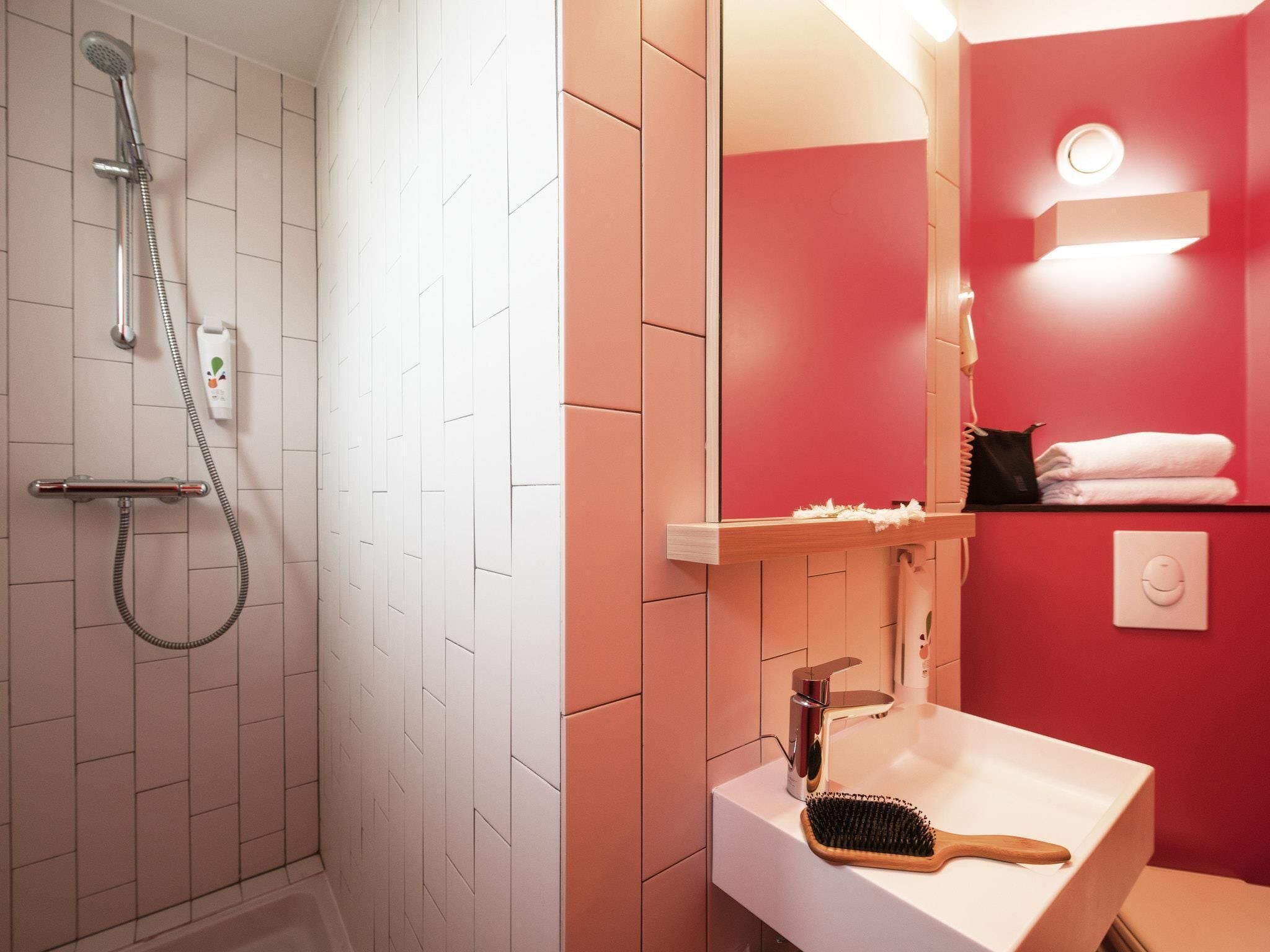 Camas Select Comfort, individualmente mobiliados, escrivaninha