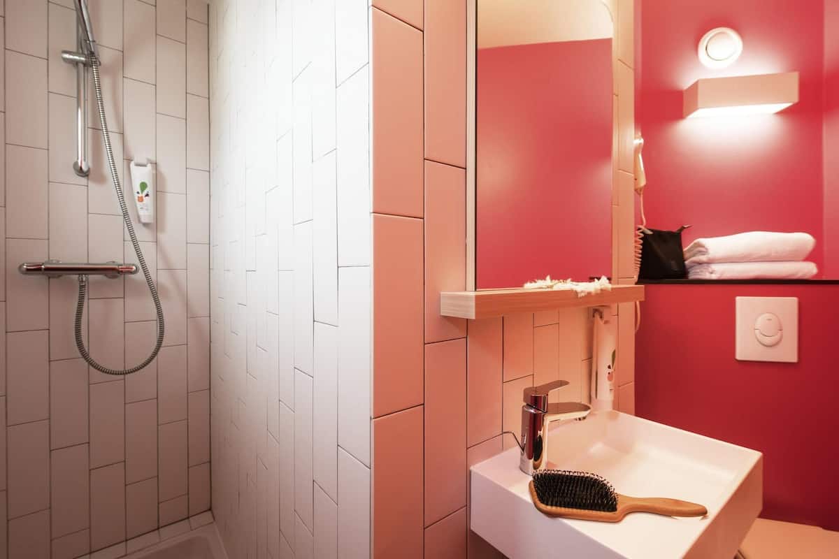 Camas Select Comfort, individualmente mobiliados, escrivaninha