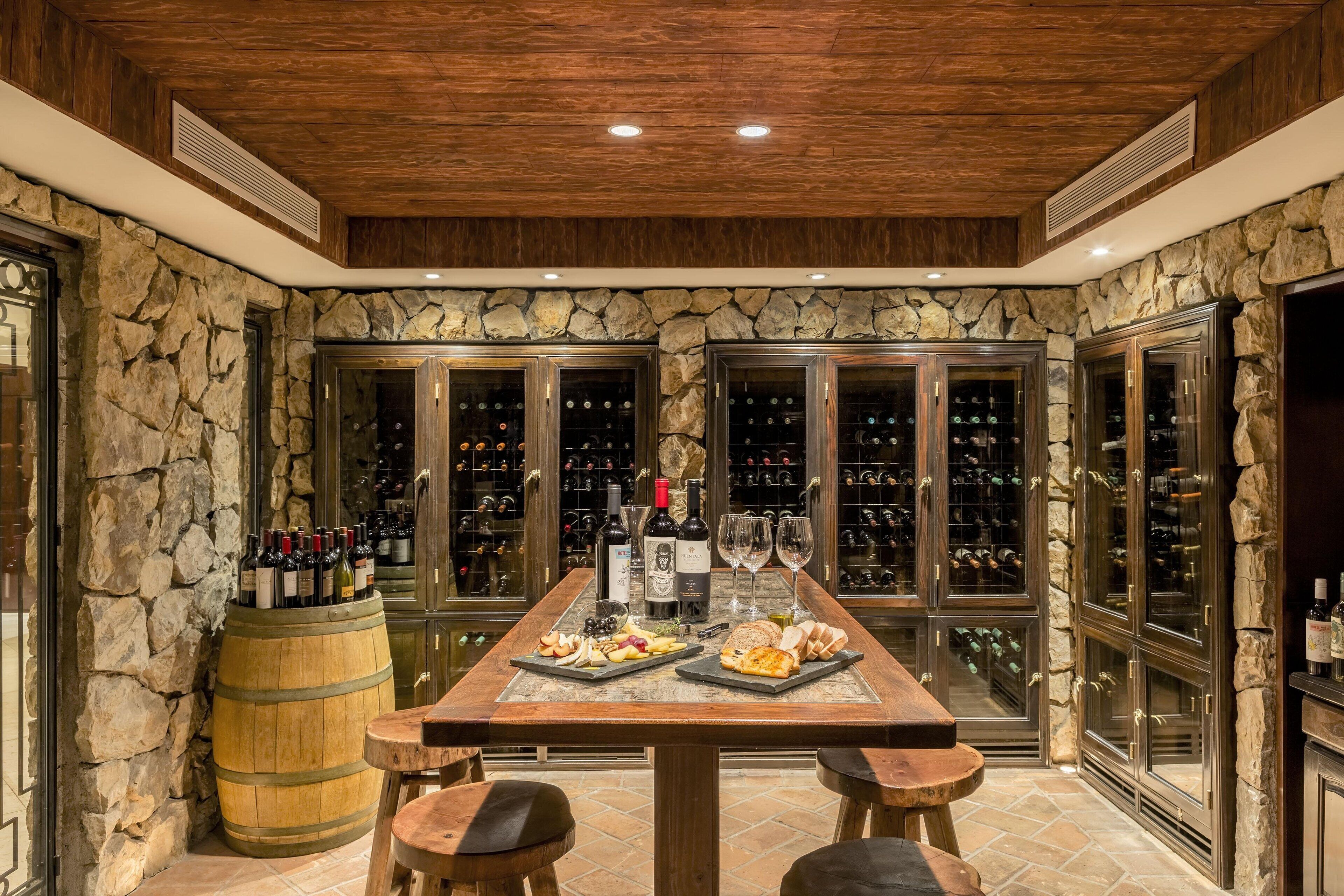 3 restaurantes, café da manhã, culinária internacional