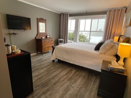 Quarto Clássico com Cama de Casal, casa de banho anexa, vista para a baía (Queen Room) | Cofre no quarto, com decoração personalizada 