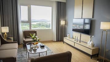 Apartamento superior, 1 quarto | 2 quartos, roupas de cama premium, cofres nos quartos, escrivaninha