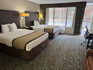 Secretária, ferro/tábua de engomar, Wi-fi grátis 