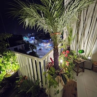 Quarto Familiar | Casa de banho | Artigos de higiene pessoal grátis, um secador de cabelo, chinelos 