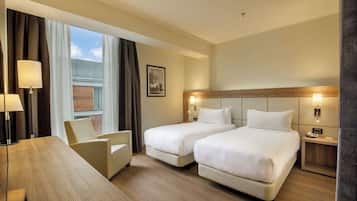 Roupa de alta qualidade, edredões de penas, minibar