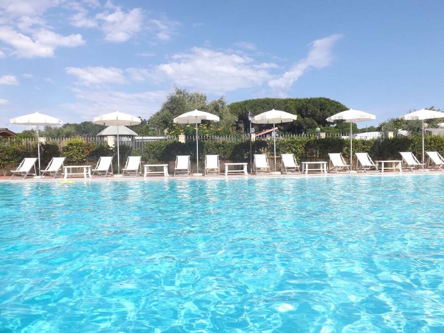 Piscina exterior sazonal