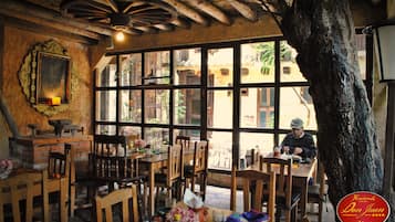 Café da manhã e jantar, culinária internacional