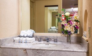 Quarto casal | Pia do banheiro