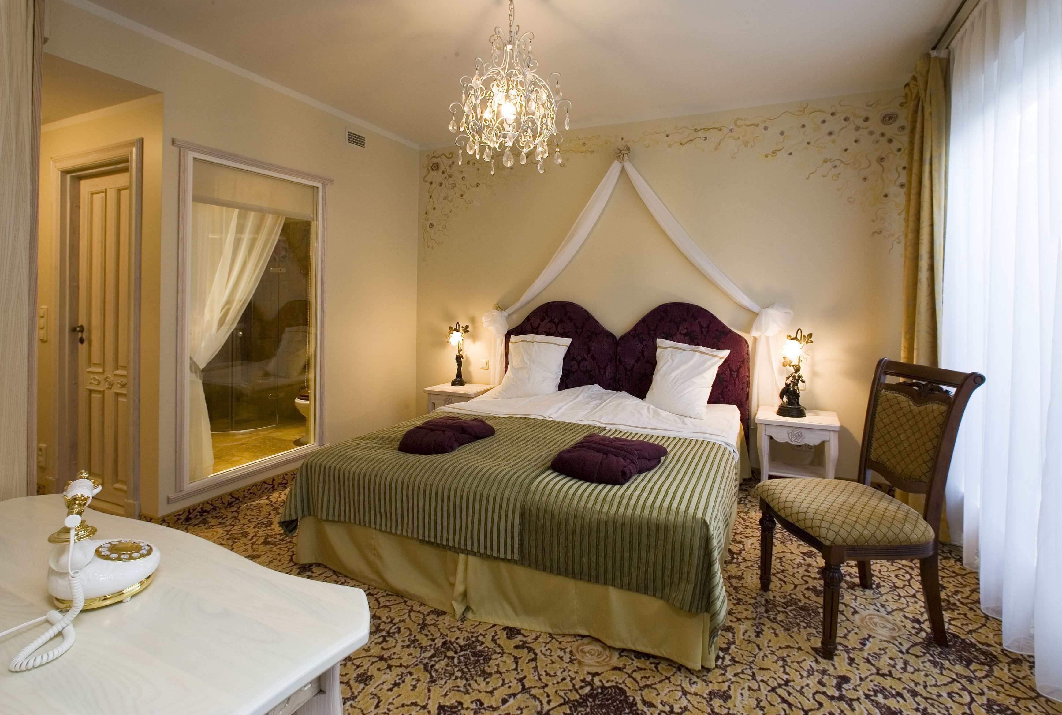 Com mobília individualizada, Wi-fi grátis, roupa de cama fornecida 