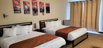 Duas camas Queen, não fumante | Cofres nos quartos, Wi-Fi de cortesia, roupa de cama, despertadores