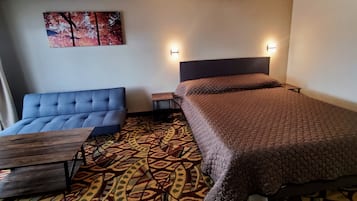 Quarto básico, 1 cama King | Cofres nos quartos, Wi-Fi de cortesia, roupa de cama, despertadores