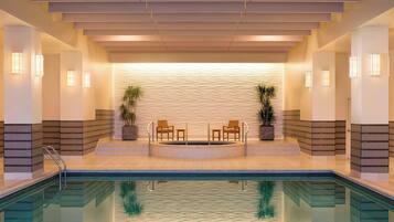 Piscina interior, da(s) 6:00 à(s) 23:00, espreguiçadeiras