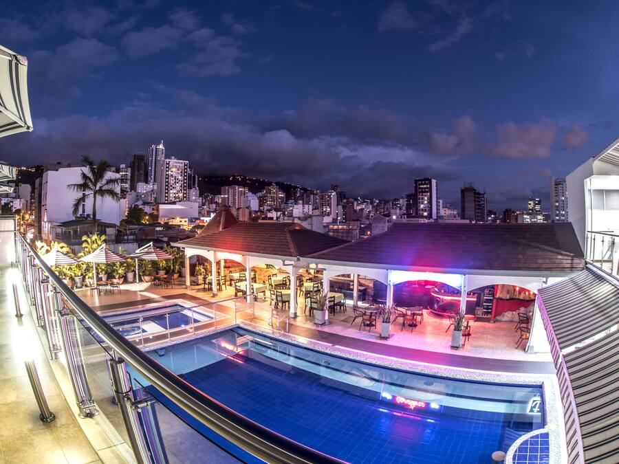 3 restaurantes, cozinha internacional