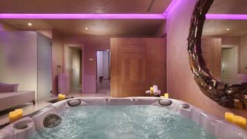 Banheira de hidromassagem interior