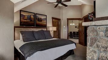 Condo, 4 quartos | 1 quarto, roupas de cama antialérgicas, cofres nos quartos