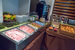 Café da manhã com buffet todos os dias mediante uma taxa
