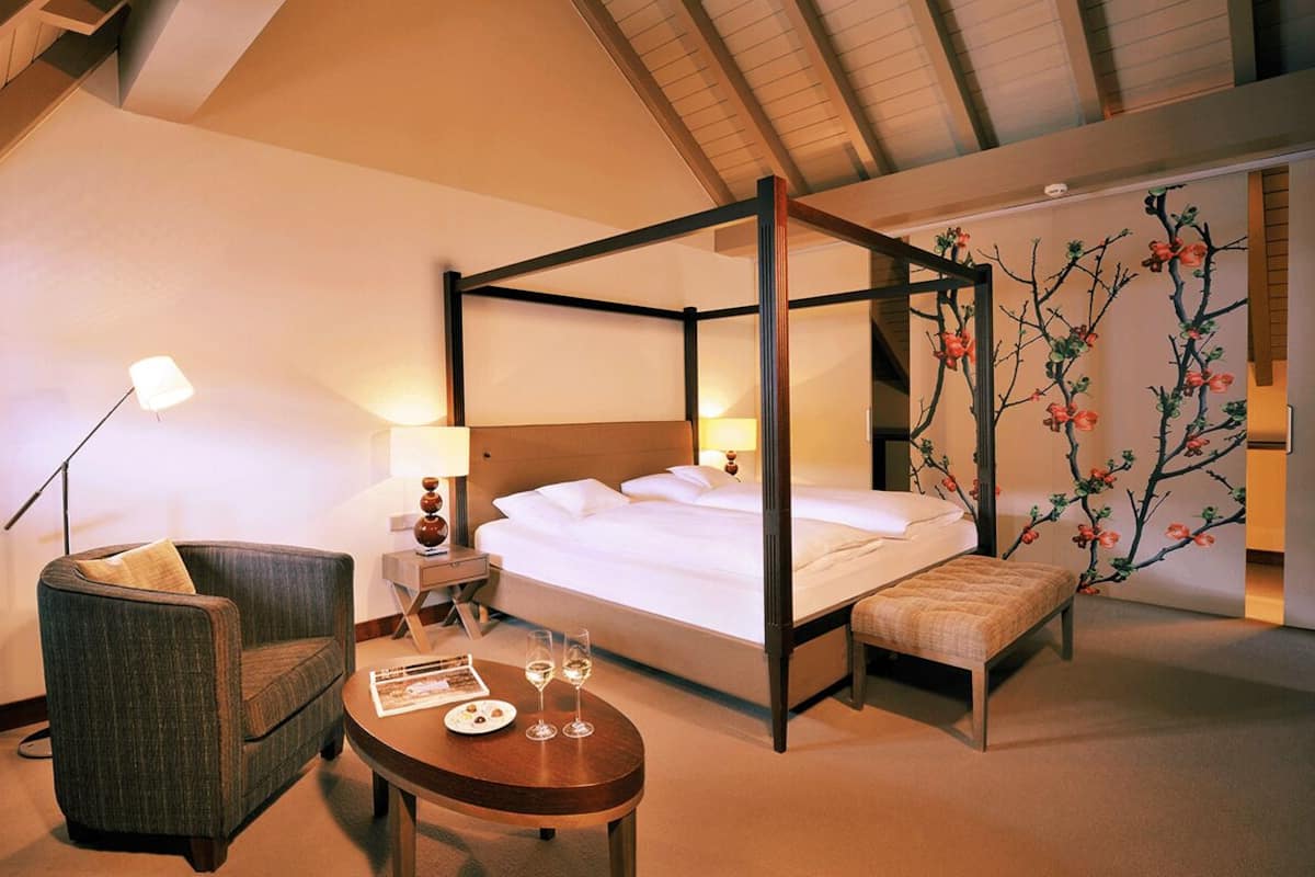 Suite Júnior | Roupa hipoalergénica, minibar, cofre no quarto, secretária