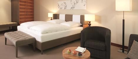 Komfort Plus Doppelzimmer | 1 quarto, roupas de cama antialérgicas, frigobar, cofres nos quartos