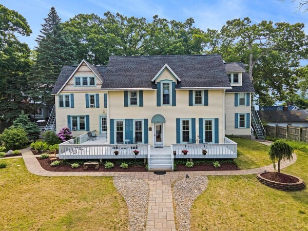 Waters View Inn - South Haven, MI