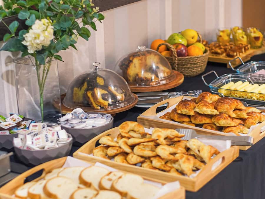 Buffet de pequeno-almoço
