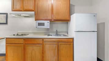 Quarto, 1 cama de casal, para não fumantes, cozinha | Cozinha americana privada | Geladeira grande, micro-ondas, cooktop, freezer