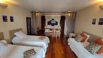 Quarto Familiar | Minibar, cofre no quarto, com decoração personalizada