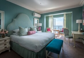 Quarto Executivo, varanda, vista para o mar (King Room) | Roupa de alta qualidade, cofre no quarto, secretária 