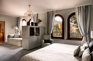 Quarto Júnior | Minibar, com decoração personalizada, com mobília individualizada
