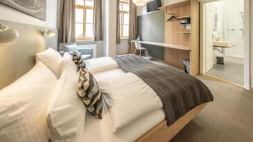 Quarto Duplo Comfort | Roupa hipoalergénica, cofre no quarto, secretária